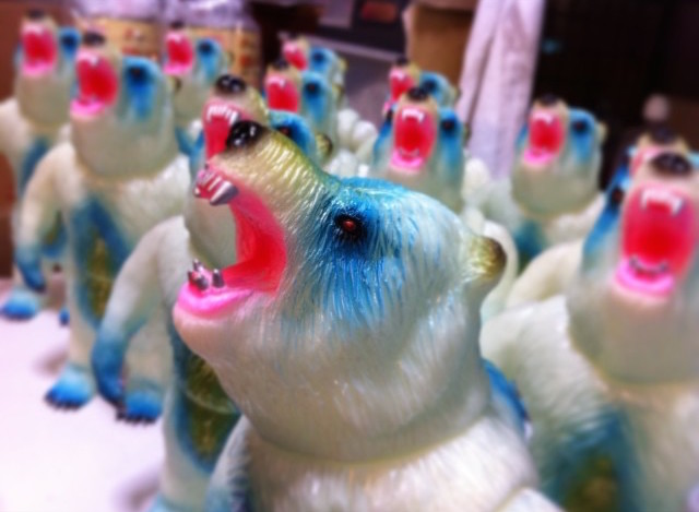 MAN-E-NEWS// The “Glow Version” Kaibutsuya Kesagake sofubi from Rampage ...