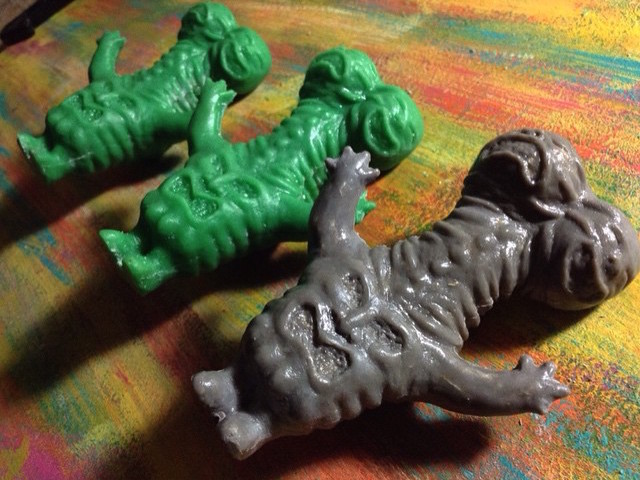 MAN-E-NEWS// The “Bipolar Joe” mini figure from Rotten Toys…