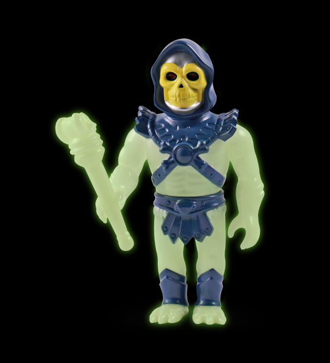 Super7’s “Ghoul Glow” Skeletor sofubi…